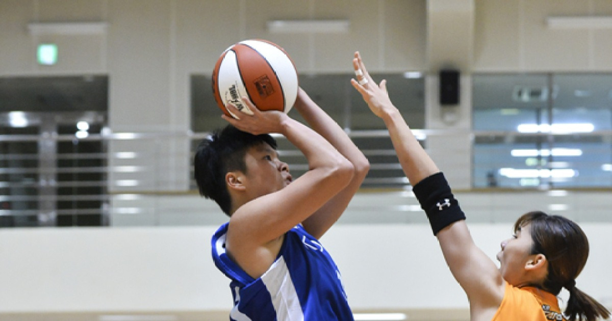 [JB포토] KDB 진안 '수비를 피하는 페이더웨이'