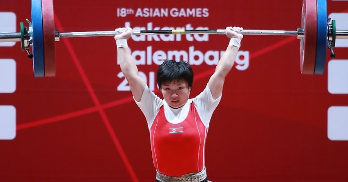 북한 김충심, 용상 112kg 도전 성공