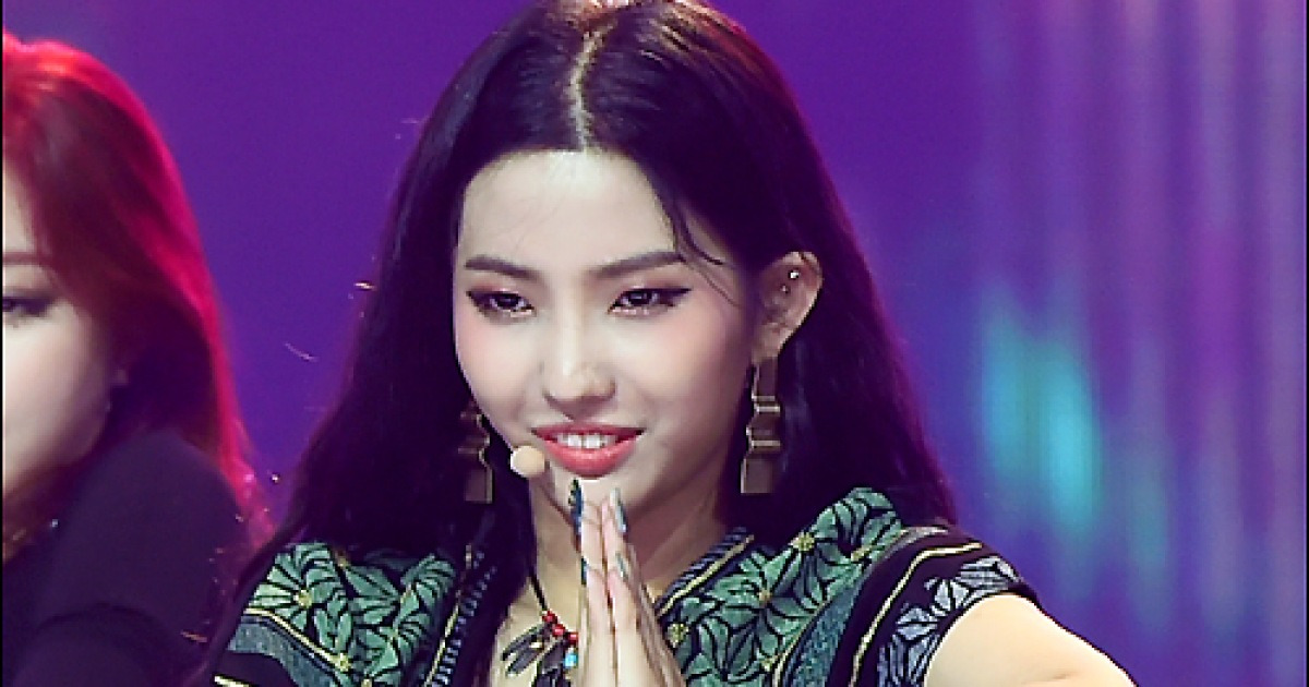 [md포토] 여자 아이들 소연 리더의 카리스마