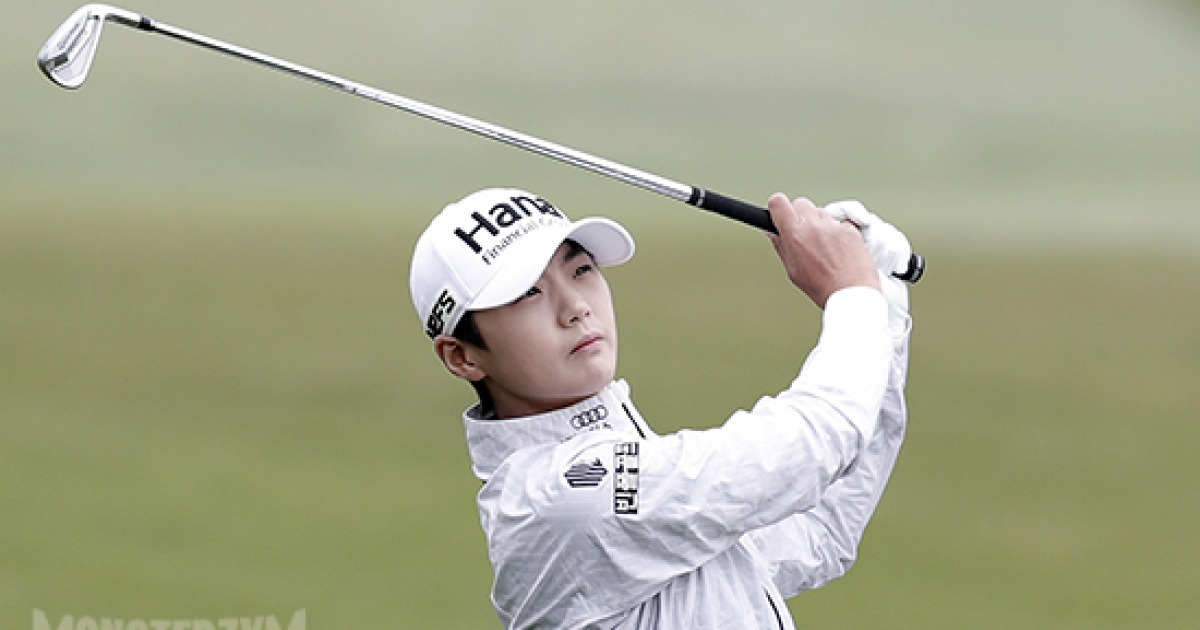 '선두 추격' 박성현 CP여자오픈 4위..선두는 헨더슨 [LPGA]