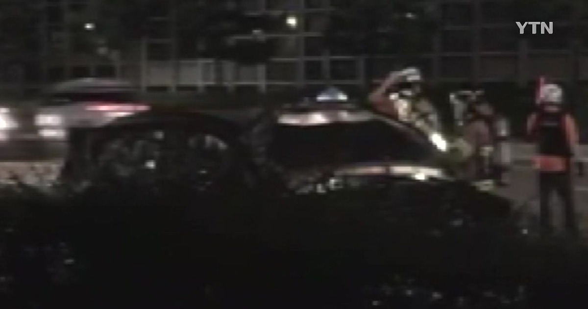 달리던 SUV 엔진룸서 불..3천만 원 피해