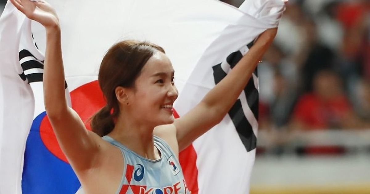 정혜림 AG 여자 육상 100m 허들 우승 (자카르타=연합뉴스) 홍해인 기자 = 정혜림이 26일 오후(현지시간) 인도네시아 자카르타 겔로라 붕 카르노(GBK)