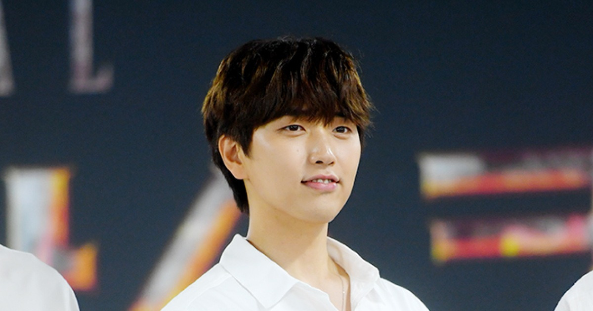 [TD포토] B1A4 산들 '아이언 마스크 최고'