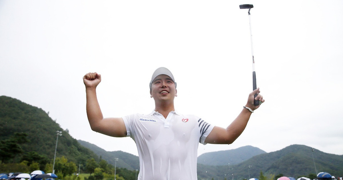 2016 KPGA 신인왕 김태우, 생애 첫 우승 감격