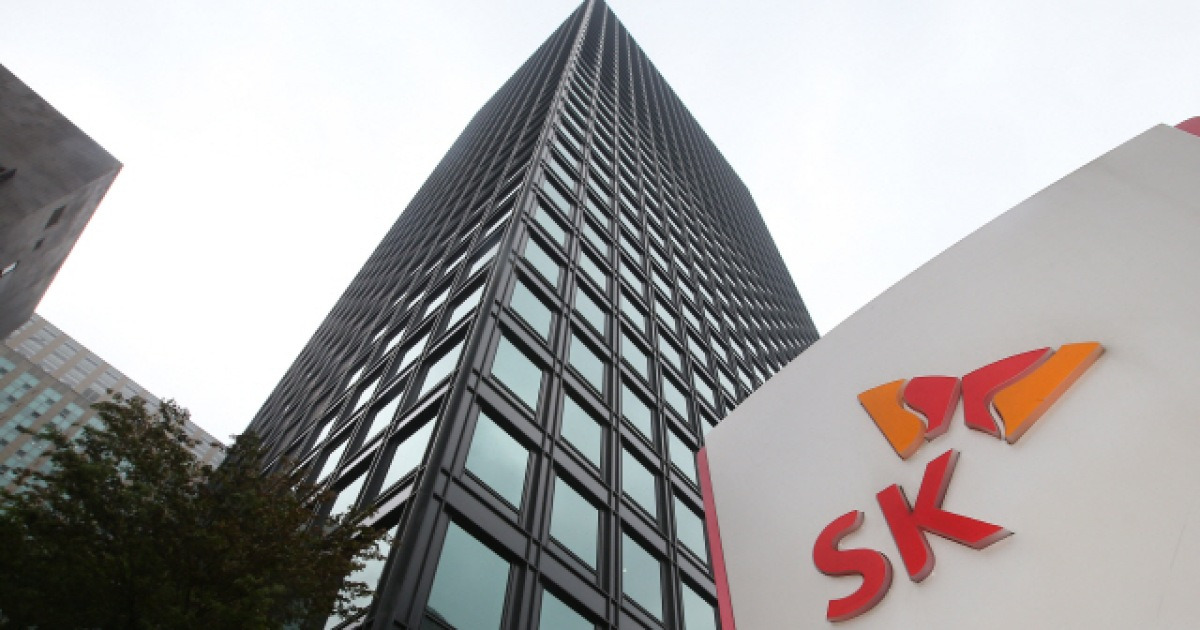 [시그널 지배구조 대해부 ③SK그룹]한숨 놓은 공정위 '리스크'..SKT중간지주·계열사IPO 과제 산적