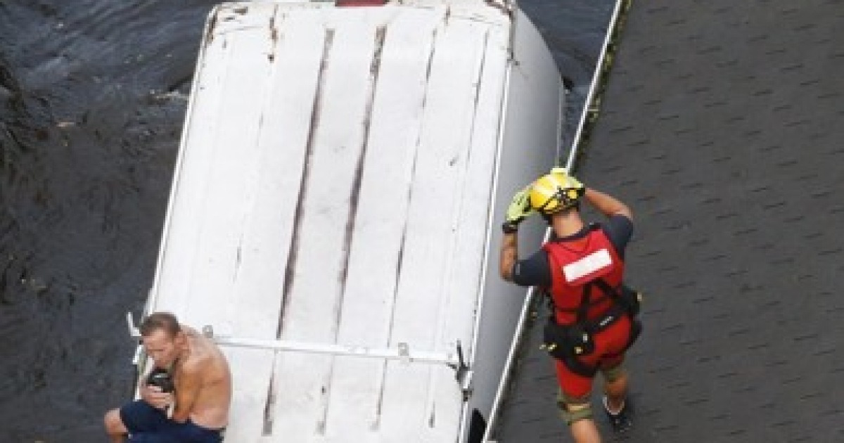 APTOPIX Tropical Weather North Carolina