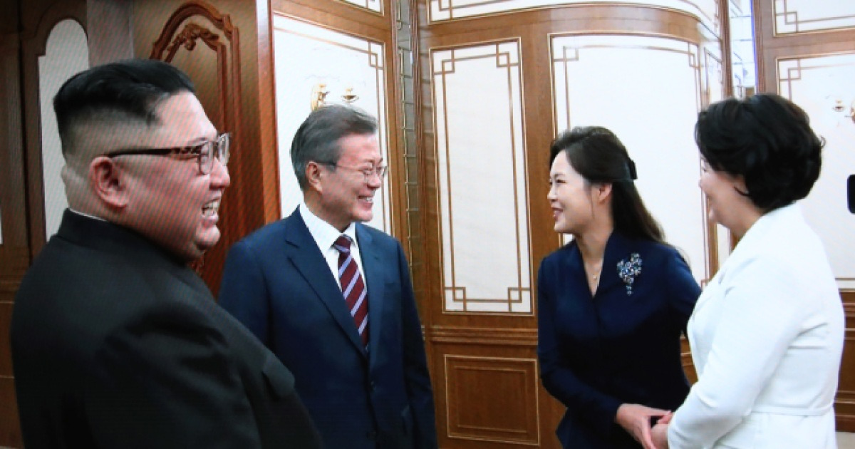 [Photo News] First ladies define elegance on the red carpet