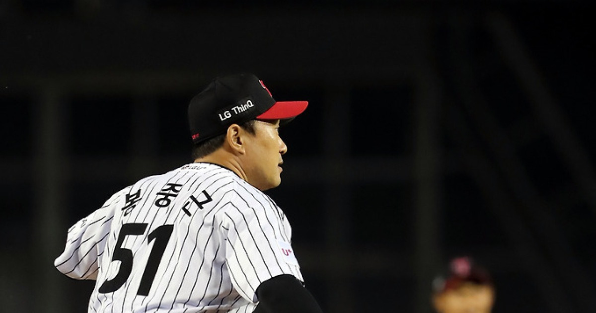 'WBC 견제' 재현하는 LG 봉중근