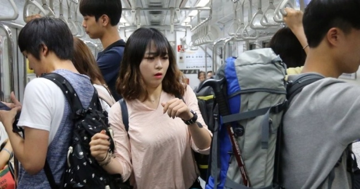 Backpacks still rubbing commuters the wrong way