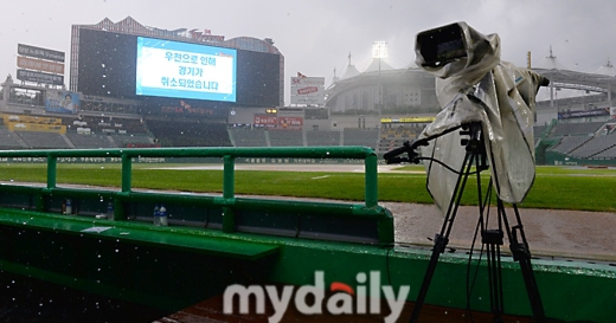 태풍 콩레이로 5일 KBO리그 인천·부산 취소..인천 6일 DH