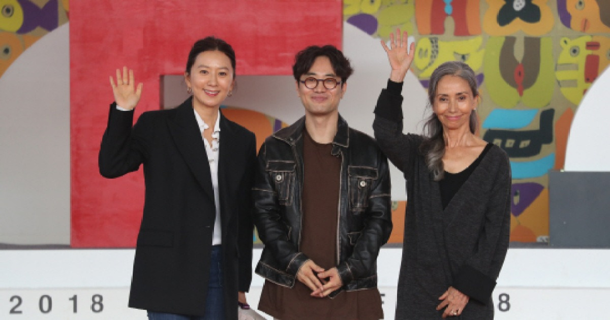 [23rd BIFF]'허스토리' 김희애 "배우는 대사 따라 간다..내가 실패한게 있드나?"