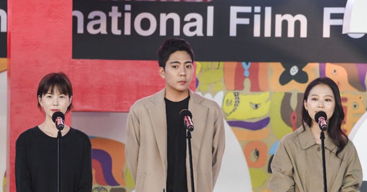 '풀잎들' 신석호 "홍상수 스태프에서 배우로..큰 영광" [23rd BIFF]