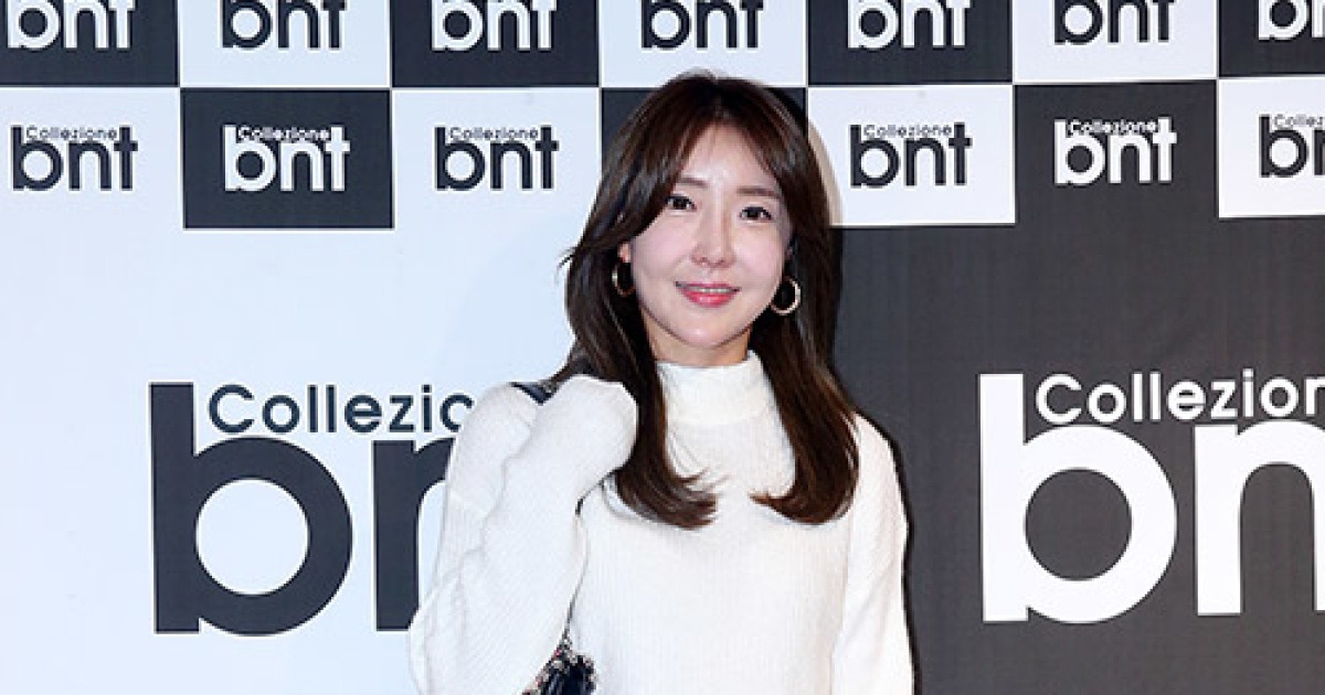 [bnt포토] 최호정 '복근 살짝 보이는 의상'