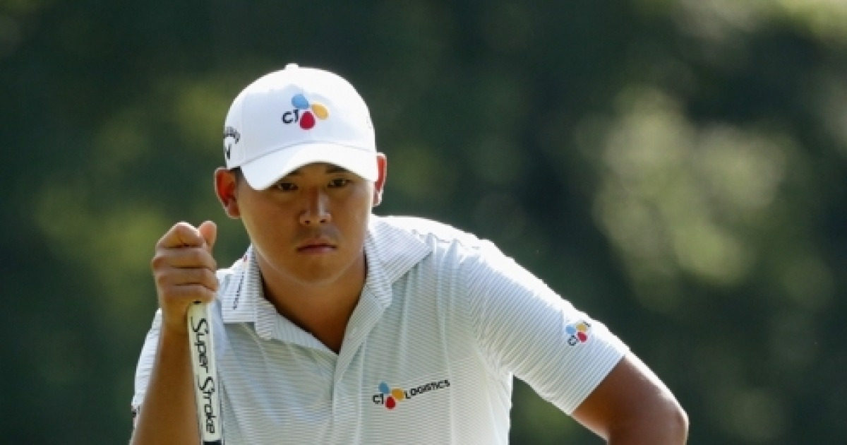 '신들린 퍼팅' 김시우, 3R서 반등..안병훈과 공동 19위 [PGA CIMB클래식]