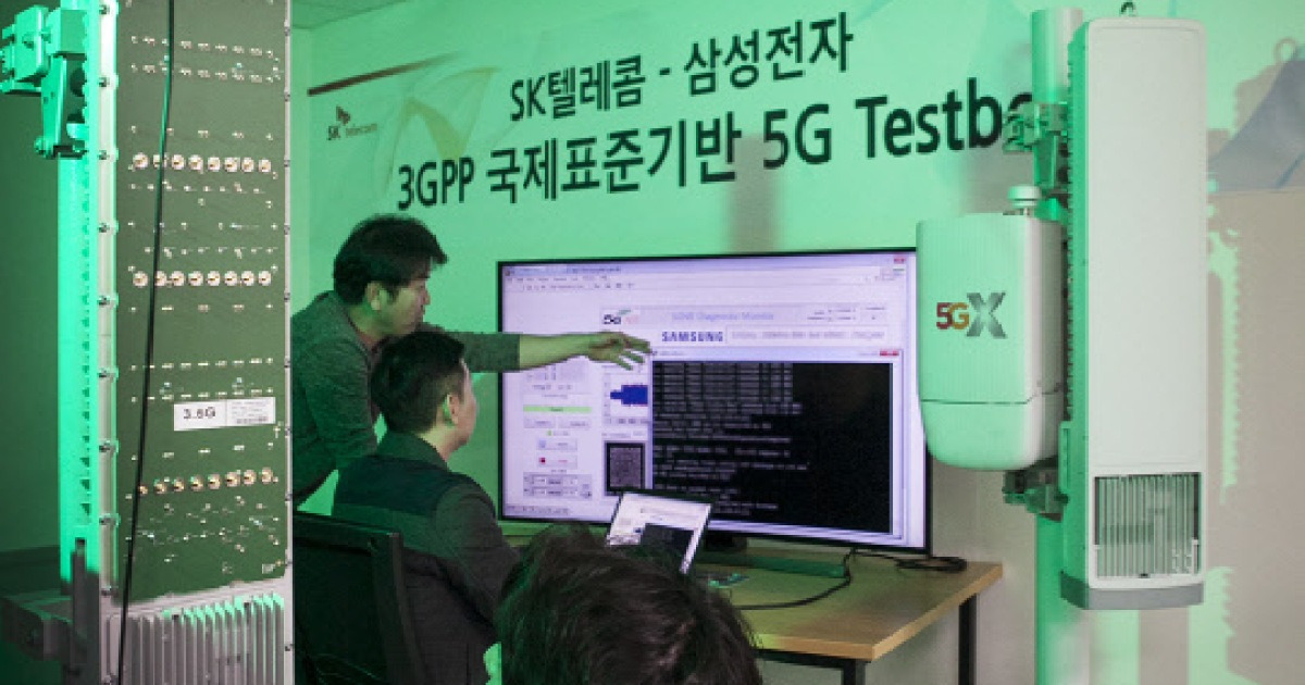 SKT, 5G 상용화 눈앞.. 삼성전자와 퍼스트콜 성공