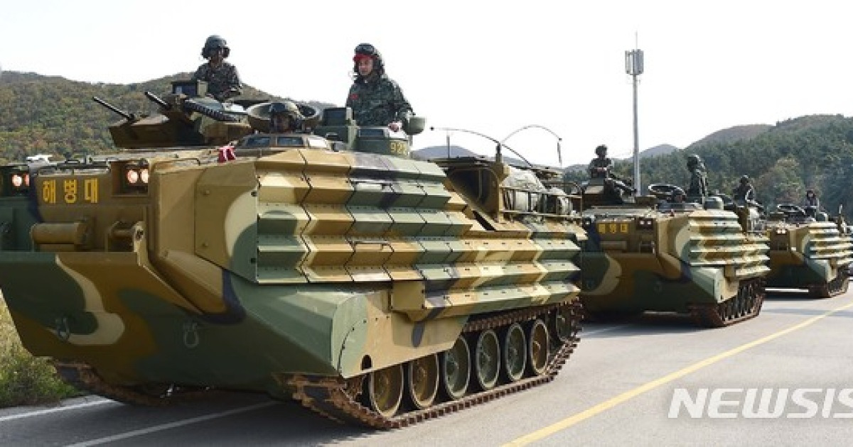 KAAV 시승하는 안규백 위원장