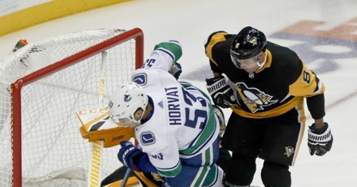 Canucks Penguins Hockey