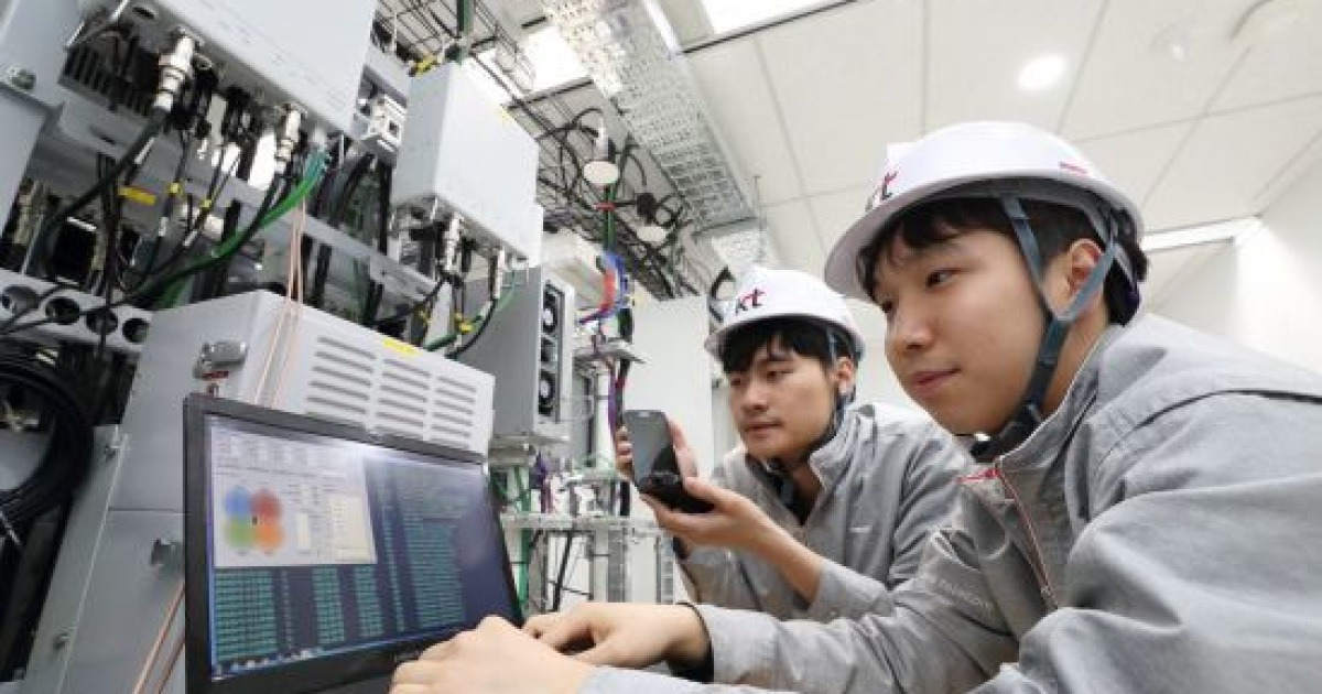 재난망 수주전, KT 7000억 '대박'..SKT 2000억