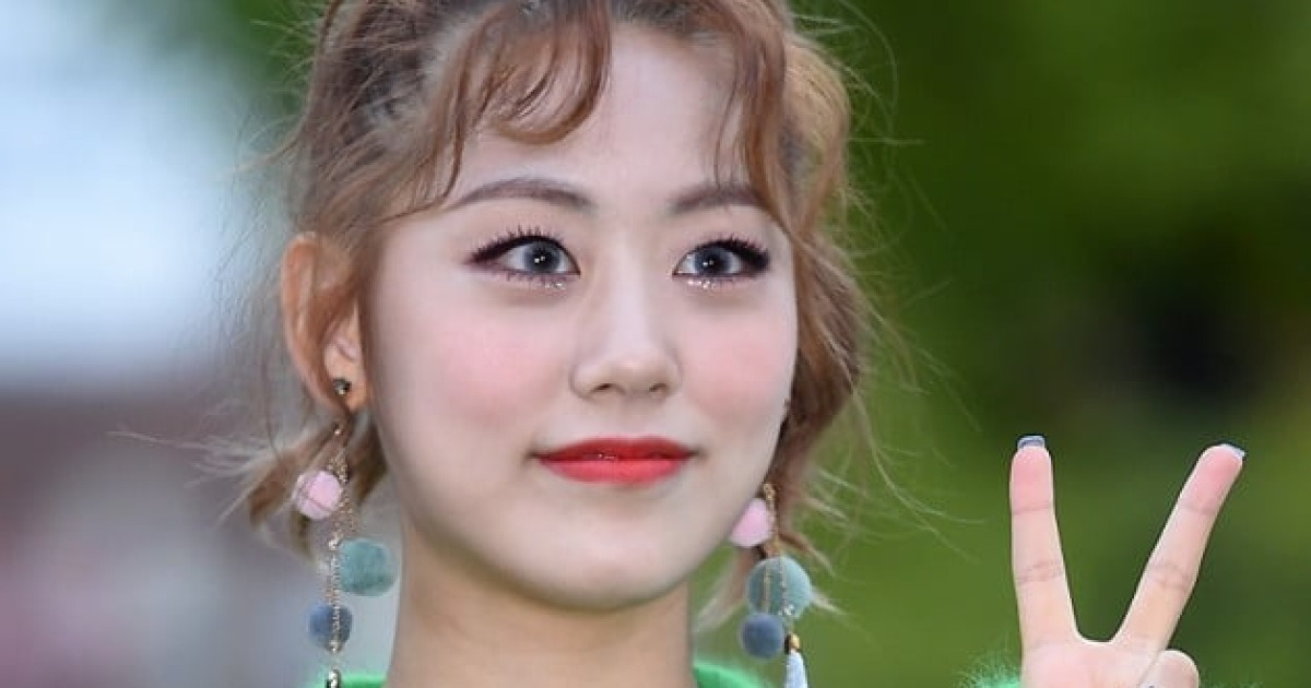 포토 위키미키 루아 귀엽게 브이~