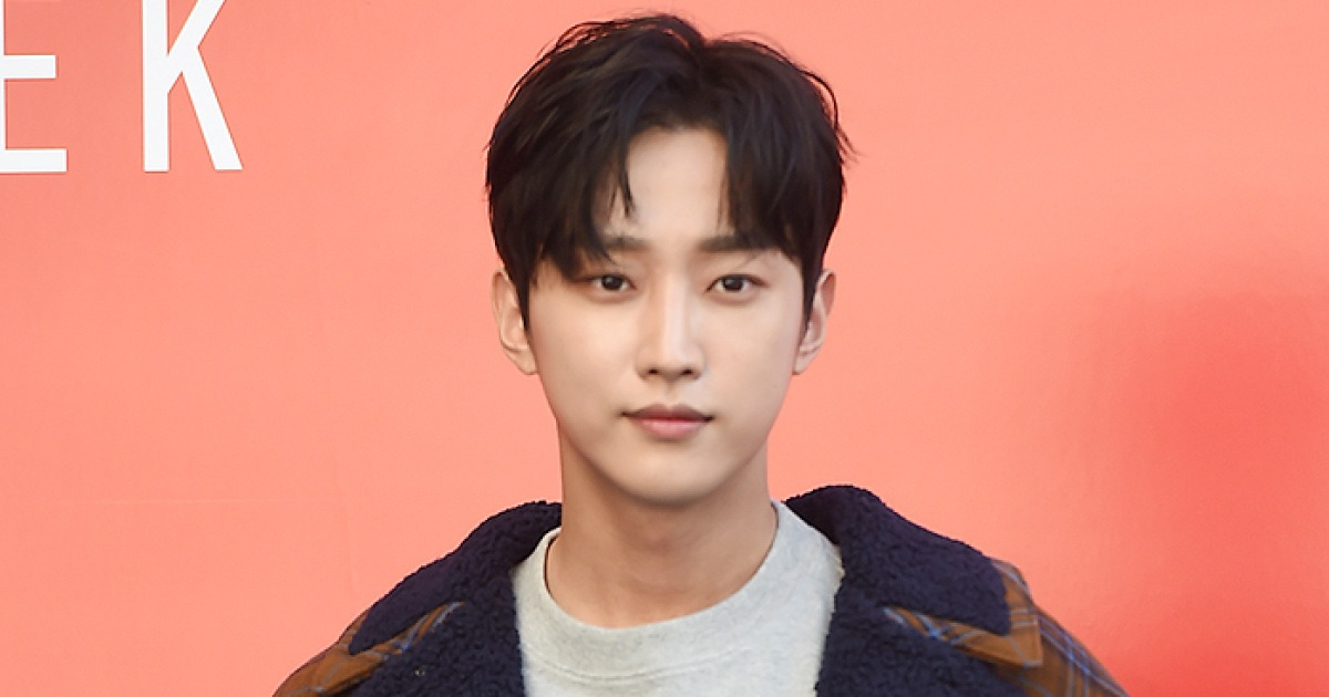 B1A4 진영 '잘생김이 가득' [포토엔HD]