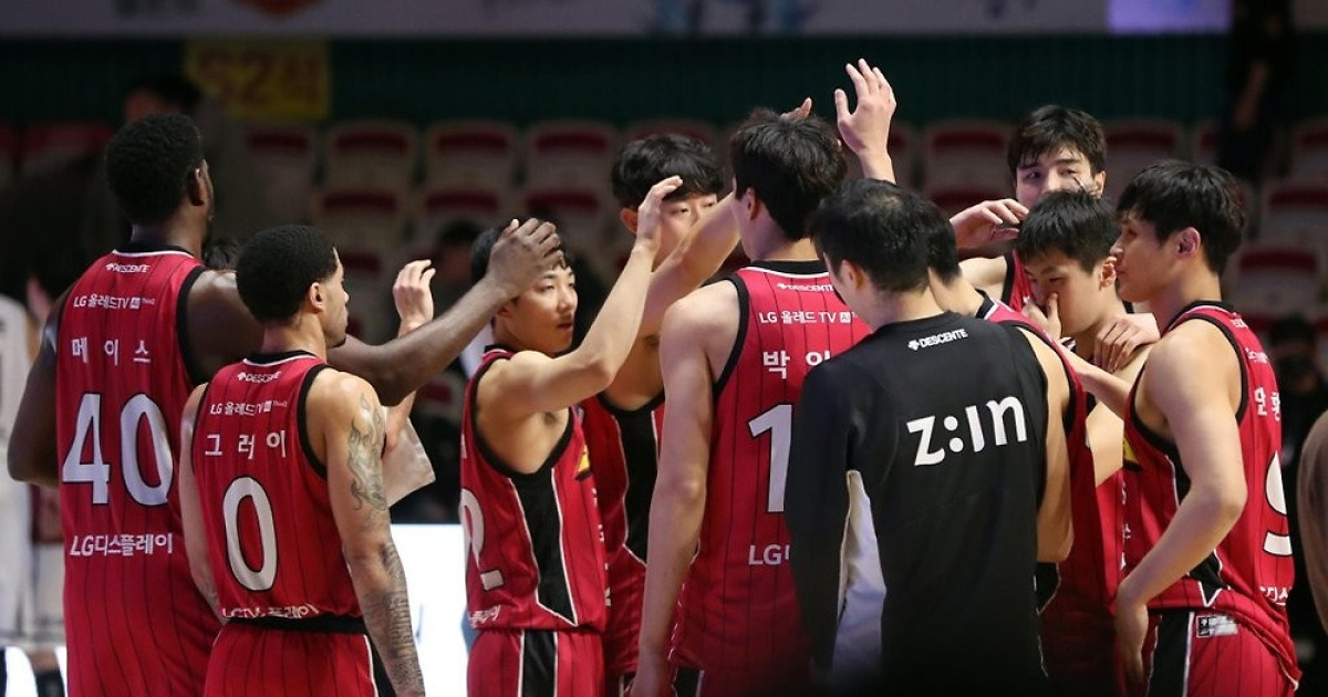 LG, KGC 상대로 74-59 대승