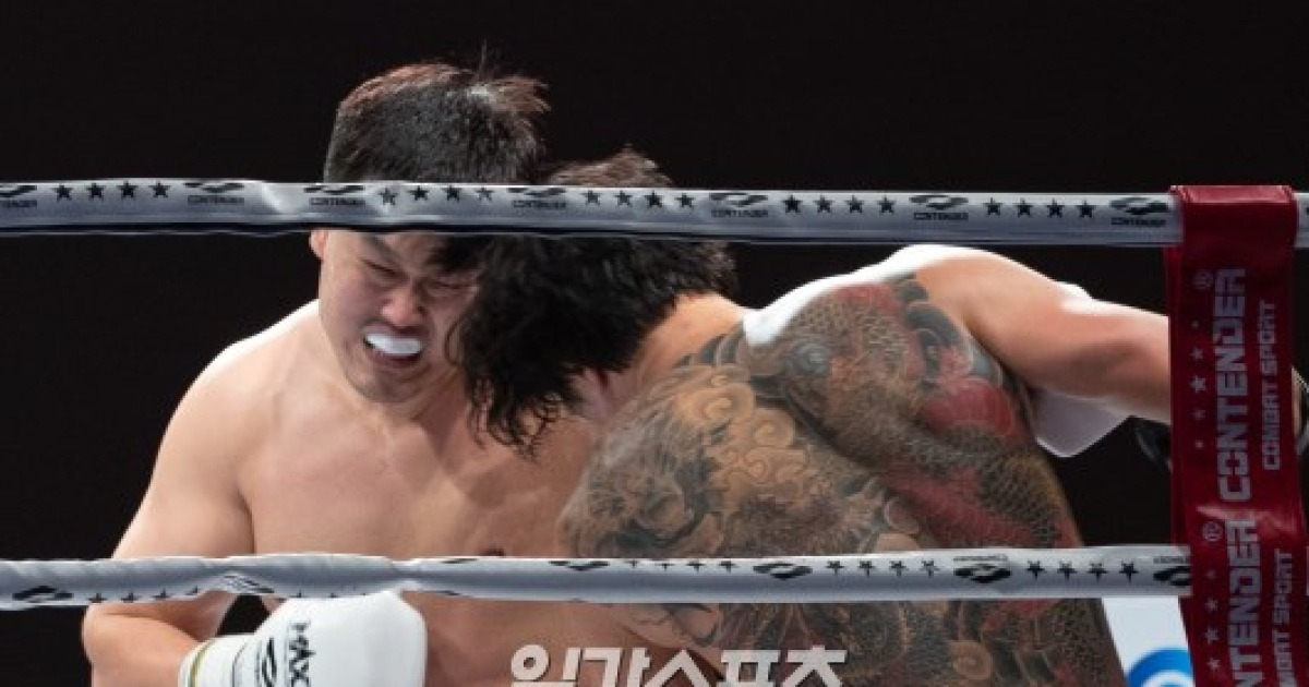 [포토]'MAX FC15' 명현만, 둔눈을 질끈 감고