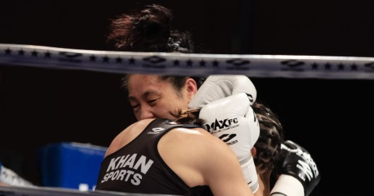 [포토]'MAX FC15' 김효선 니킥으로 기선제압