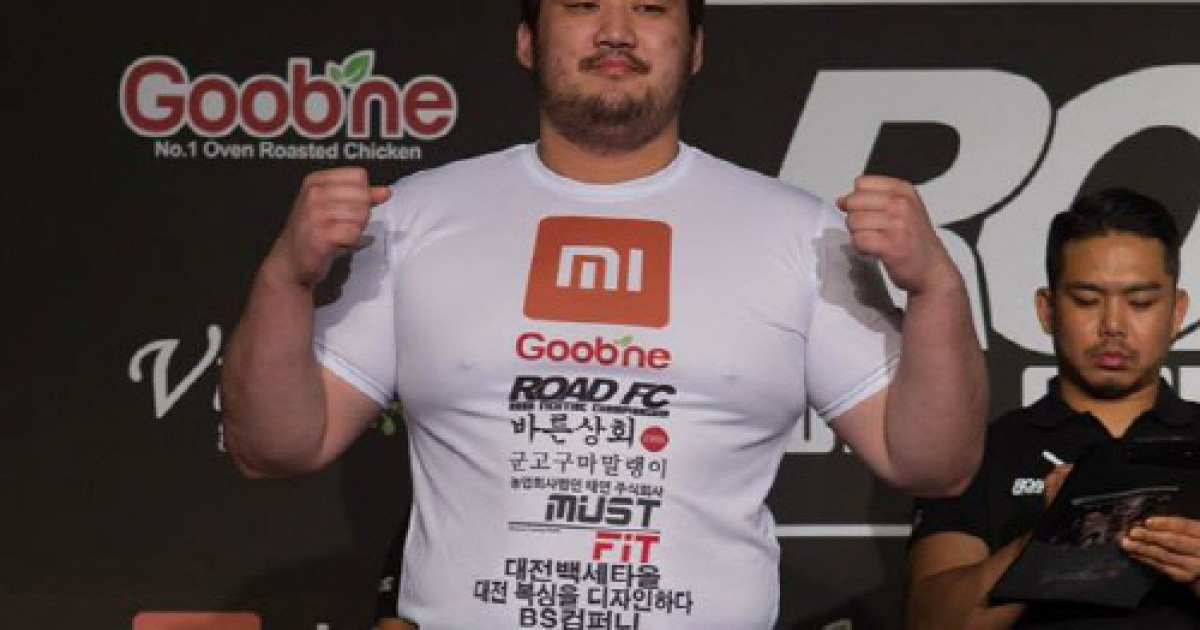 [로드FC 050]'벼락같은 승리'..심건오, 허재혁에게 23초 만에 TKO승