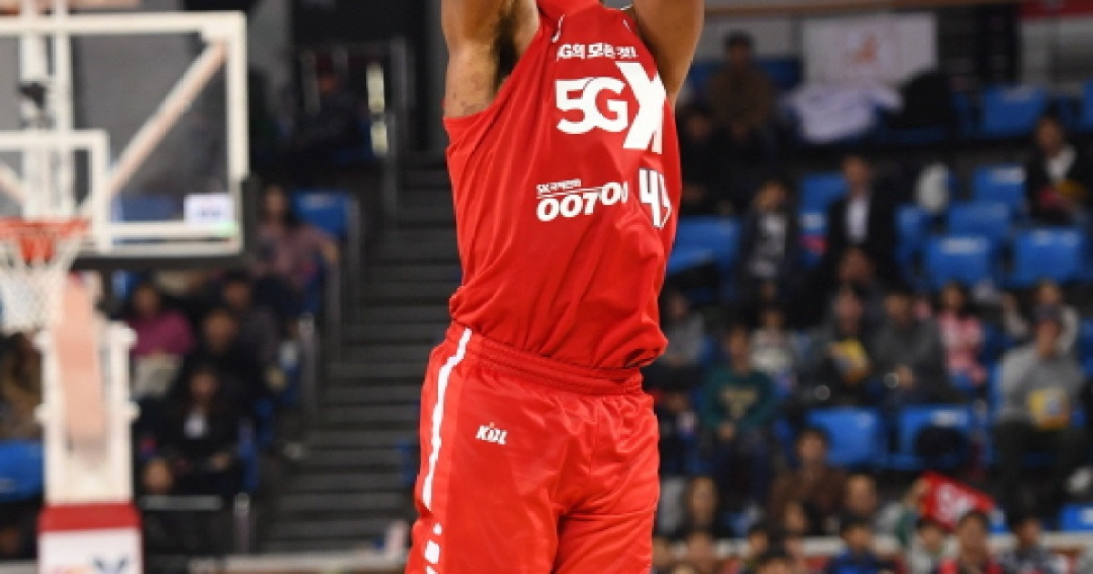 [BK Review] '윌리엄스 더블더블' SK, KCC 꺾고 시즌 두 번째 2연승 성공