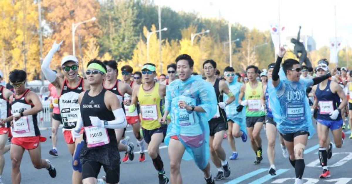 [포토]2018 JTBC 서울마라톤, 응원의 무대와 함께