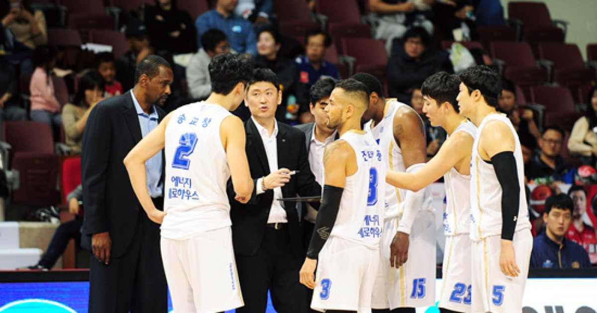 예상치 못한 KCC의 3연속 4Q 역전패, 문제는 무엇인가?