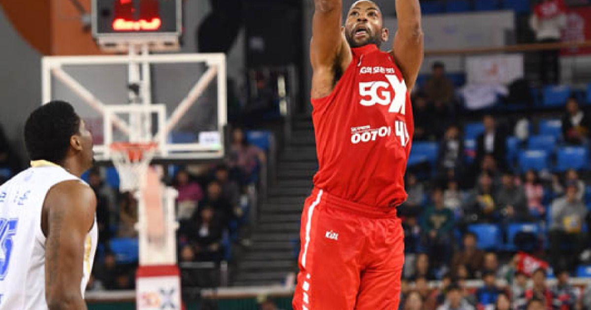 외인 듀오+김선형까지, SK KCC 꺾고 홈 상대 11연승 행진 이어가