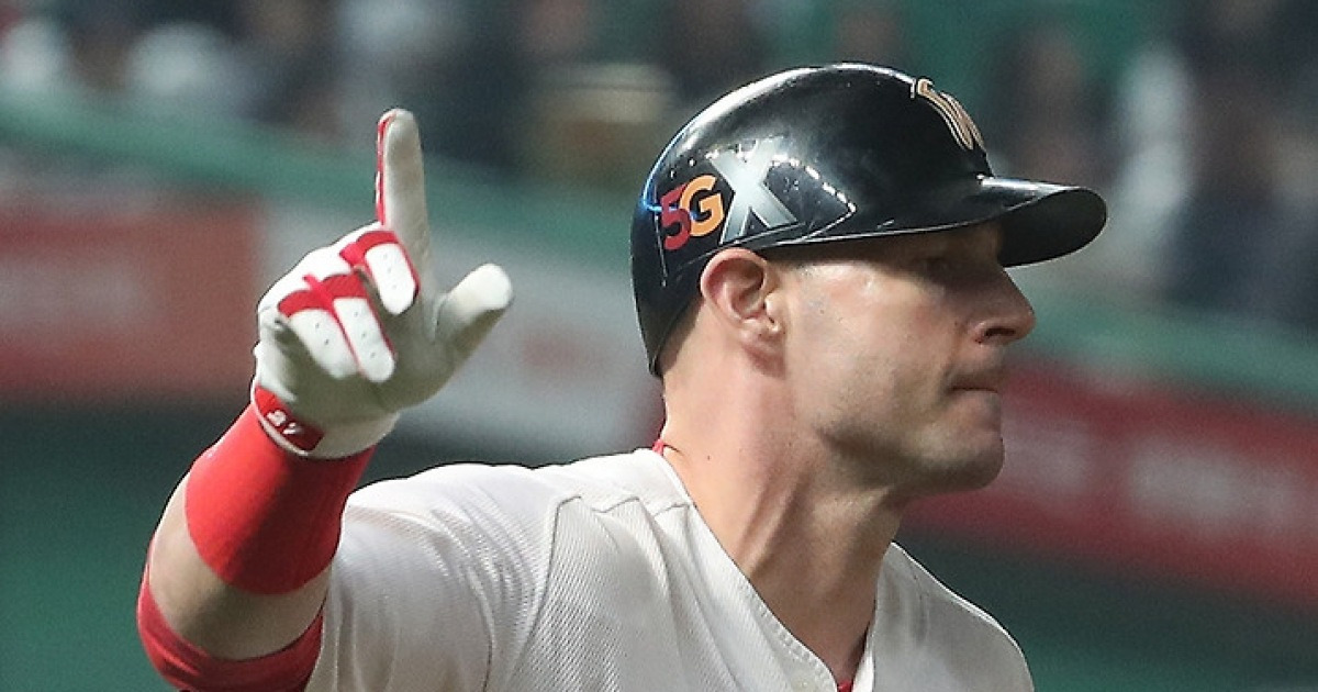 [KS3] '결승포+쐐기포' 로맥, 켈리 제치고 데일리 MVP