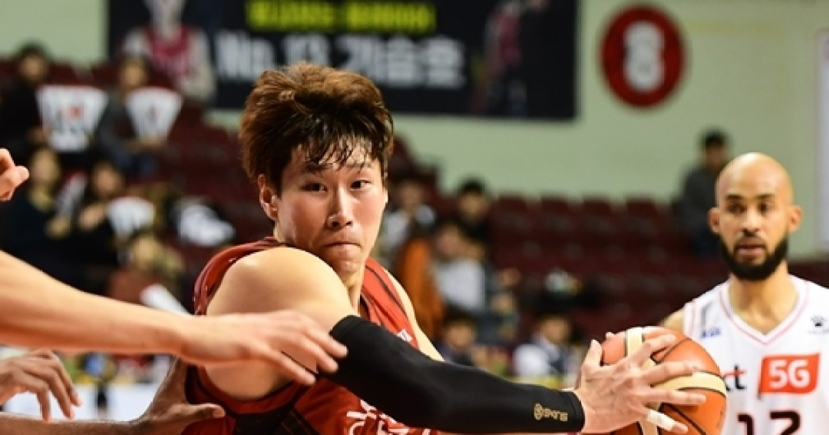 내외곽 모두 잡은 KGC, KT에 1R 패배 갚으며 공동 2위 등극