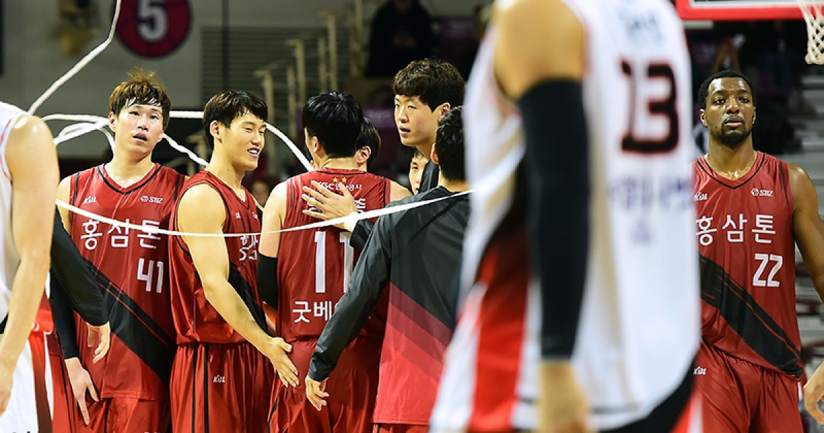 KGC 'KT에 100:94 승리'[포토]