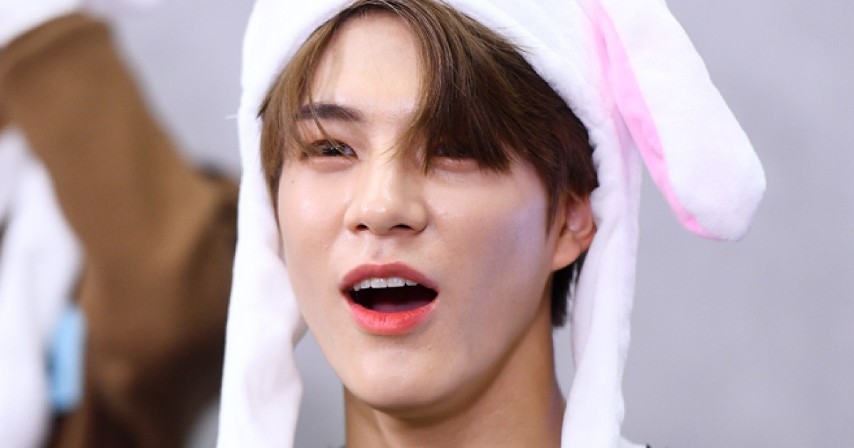 [TD포토] NCT DREAM 제노 '토끼 모자쓰고 너무 즐거워'