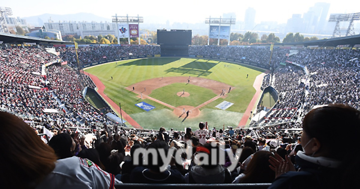 [KS 6차전] KBO 포스트시즌 100억 수익 현실로 '역대 2호'