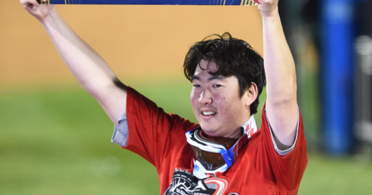 [KS 6차전] '천금 구원승' SK 문승원, 데일리 MVP 선정