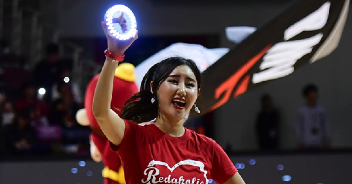 [JB포토] KGC인삼공사 치어리더 '승리의 불을 밝혀주세요'