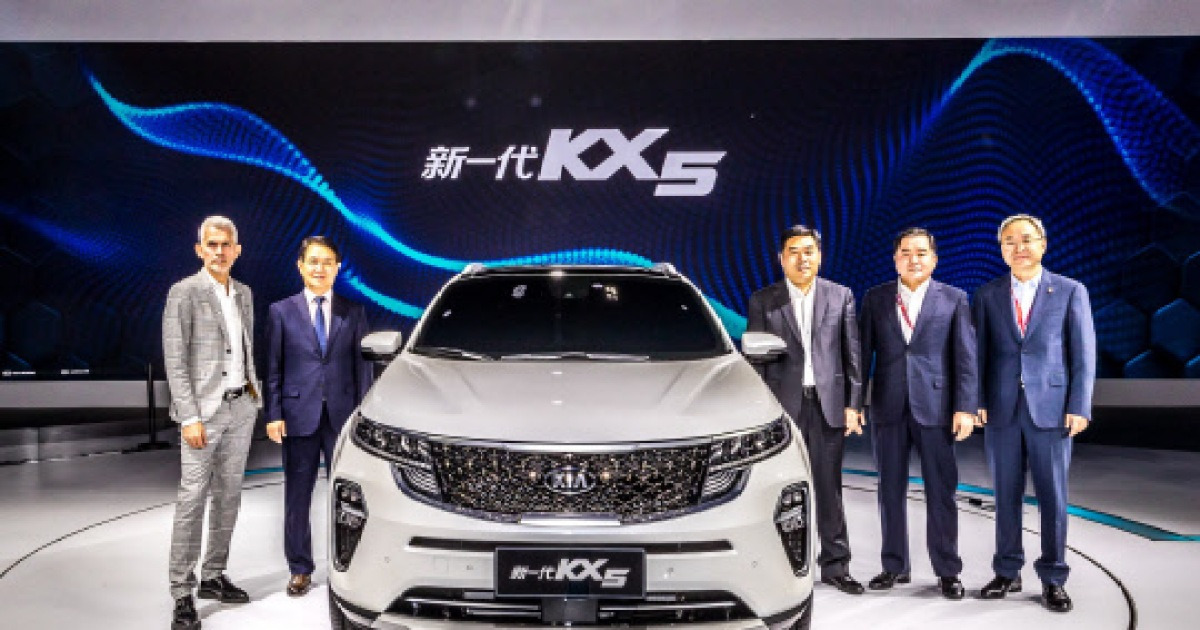 기아차, 중국전용 SUV 'KX5' 공개..콘셉트카 SP 최초 공개