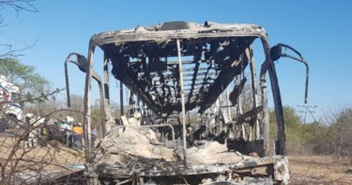 ZIMBABWE BUS DISASTER CLAIMS 40 LIVES