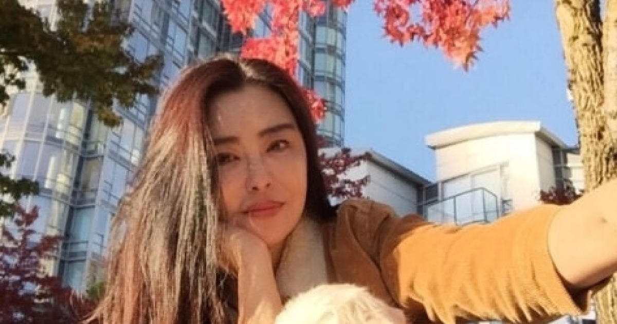 왕조현 근황 50대에도 20대 뺨치는 첫사랑 미모[sns★컷]
