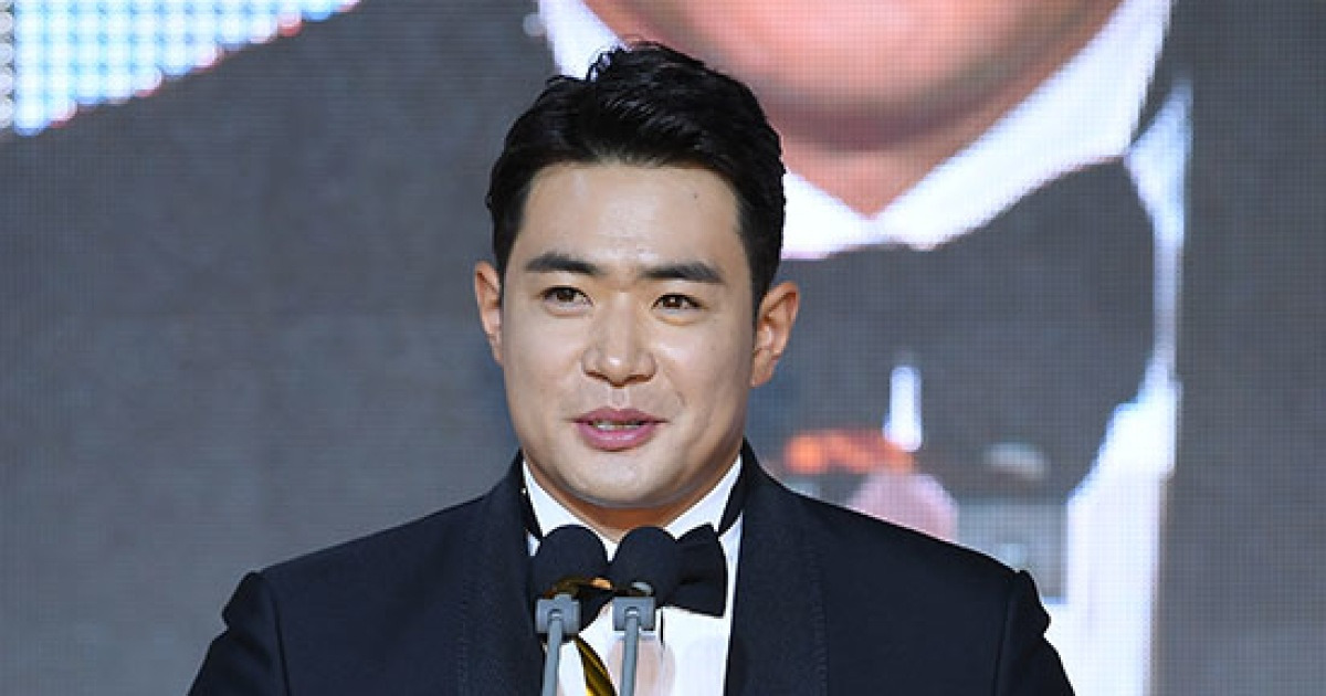 김재환, 2018 KBO리그 MVP에 등극 '3관왕' [MK포토]