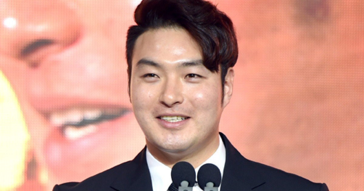 [MD포토] 박병호 'KBO 복귀하자마자 장타율상, 출루율상 2관왕'