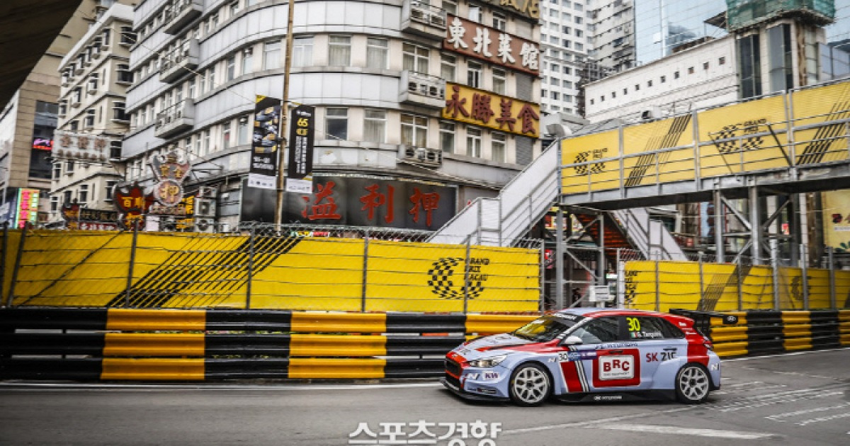"내가 젤 잘 나가 "현대車 WTRC·WRC 모두 휩쓸어..고성능 마켓 거머쥔다