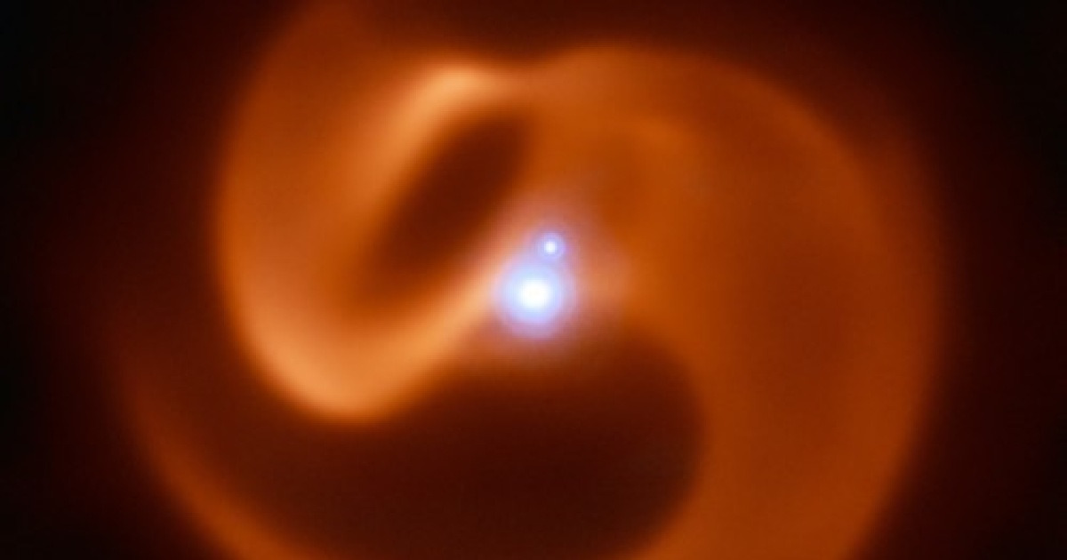 SCIENCE SPACE MASSIVE BINARY STAR SYSTEM