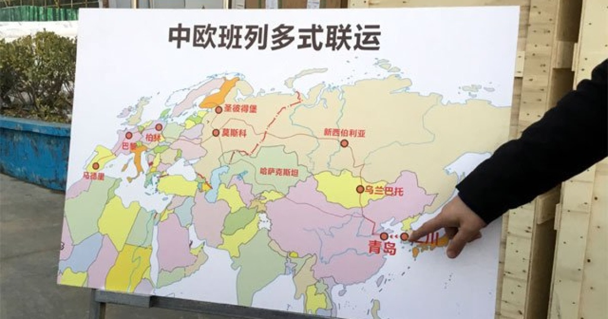 유라시아 지도 펼쳐진 칭다오港.. 로봇이 산더미 화물 운송 척척