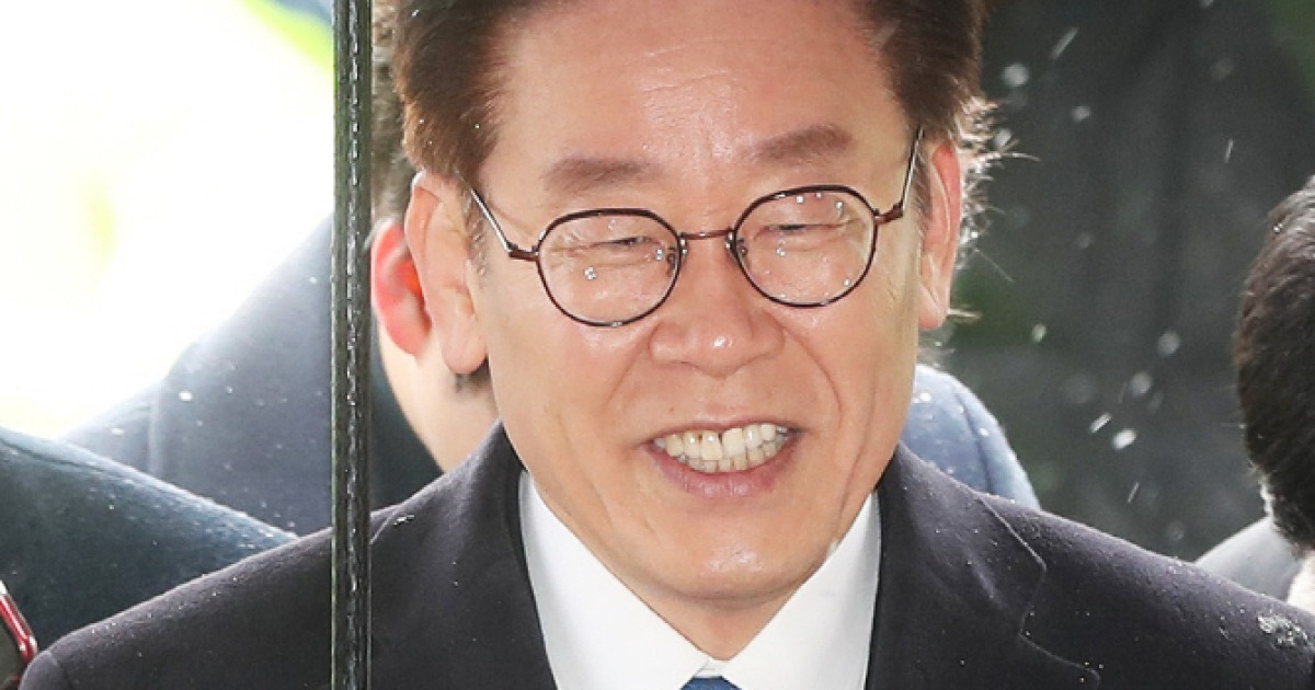 이재명 지사 檢 조사 중 점심식사 6건 조사 마쳐