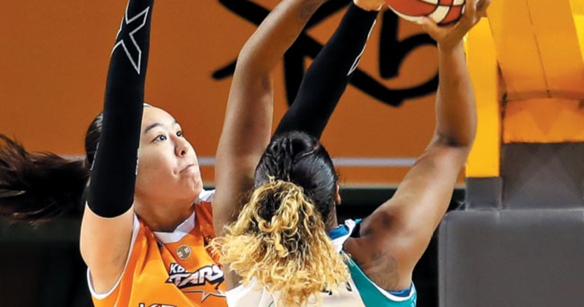 193cm 골밑의 여왕, 패스에도 눈떴다