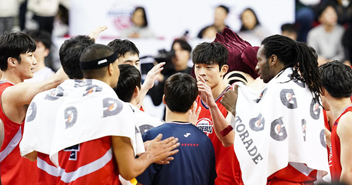 [JB포토] 현대모비스, 99-67로 KGC에 승리하며 6연승 질주